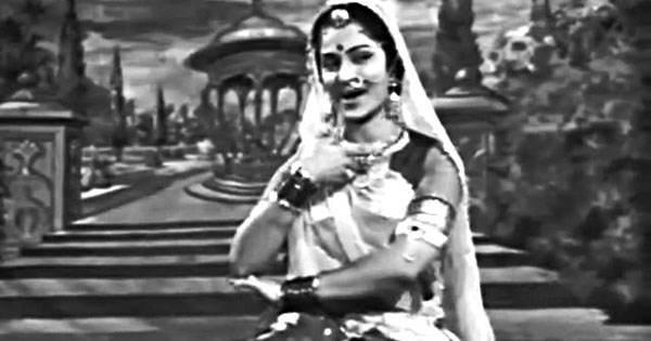 Paan Khaye Saiyan Hamaro - पान खाये सैंयाँ हमारो